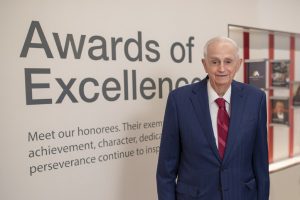 Bill Marriott passing the rock to son, David - HOTELSMag.com