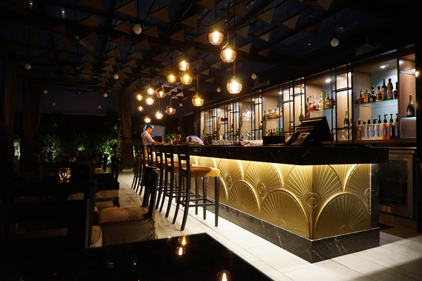 Drink it up: Secrets to running a profitable bar business - HOTELSMag.com